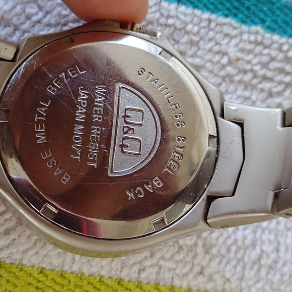 Q & Q quart | Accessories | Qq Base Metal Bezel Watch | Poshmark